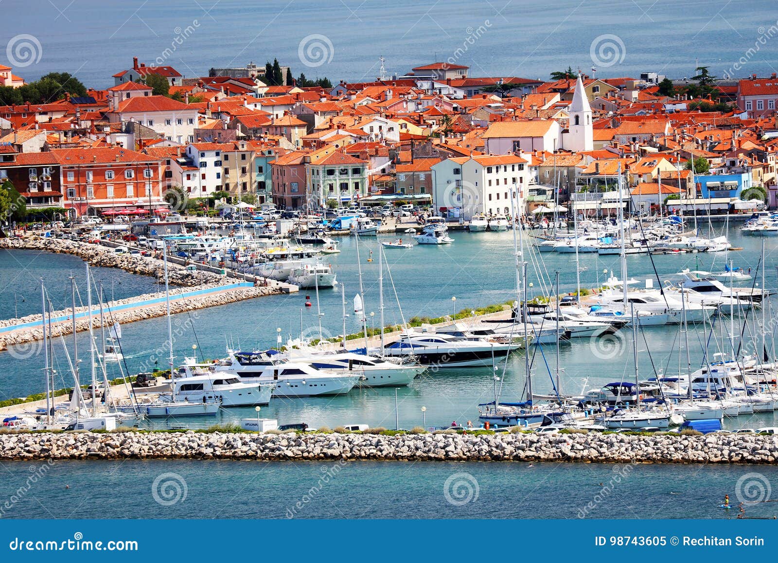 Izola-Erholungsort in Slowenien Stockbild - Bild von kanal, hafen: 98743605