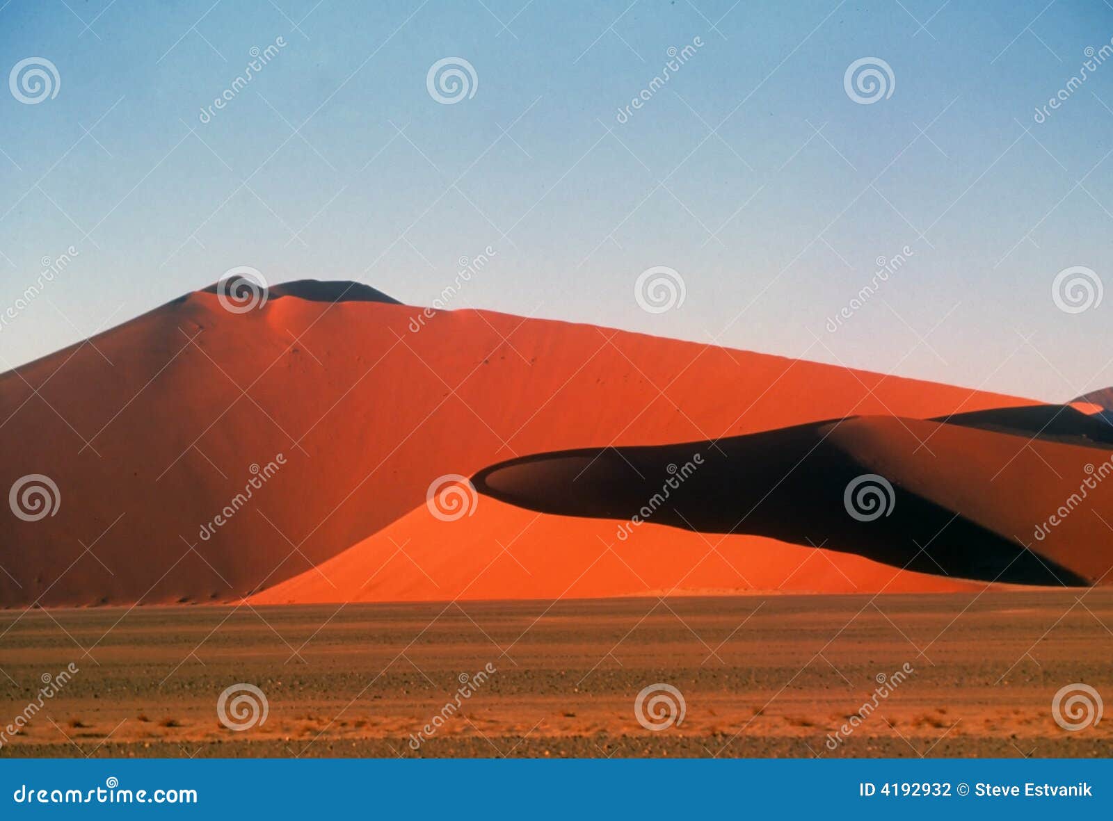 Jätte- sanddyner arkivfoto. Bild av oren, kalahari, öken - 4192932