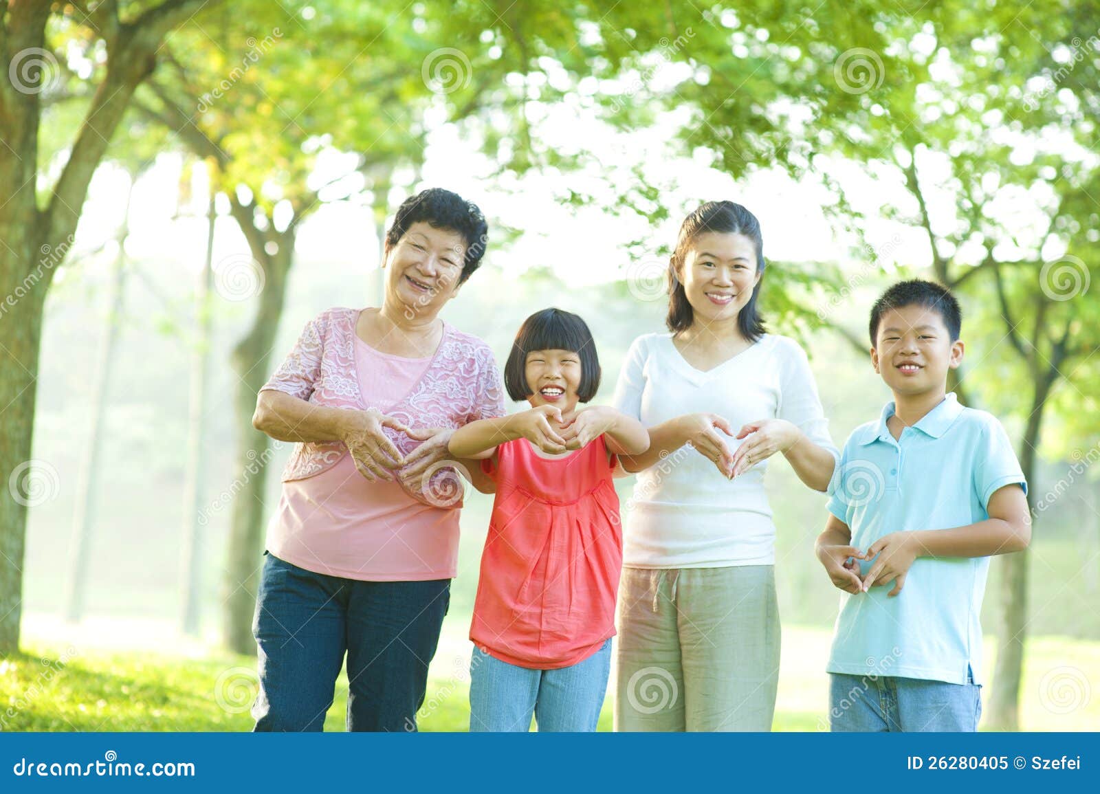 J'aime ma famille image stock. Image du amusement, famille - 26280405