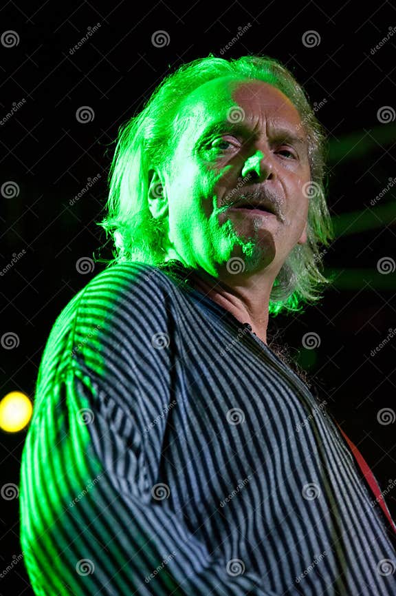 Jack Hues editorial stock photo. Image of chung, performance - 20911668