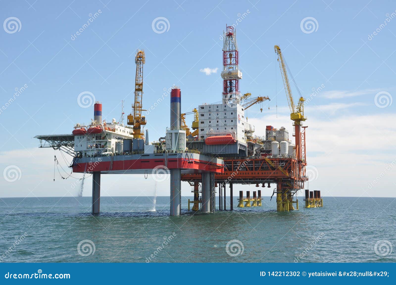 Jack-up Drilling Platform in the Bohai Sea Editorial Photography ...