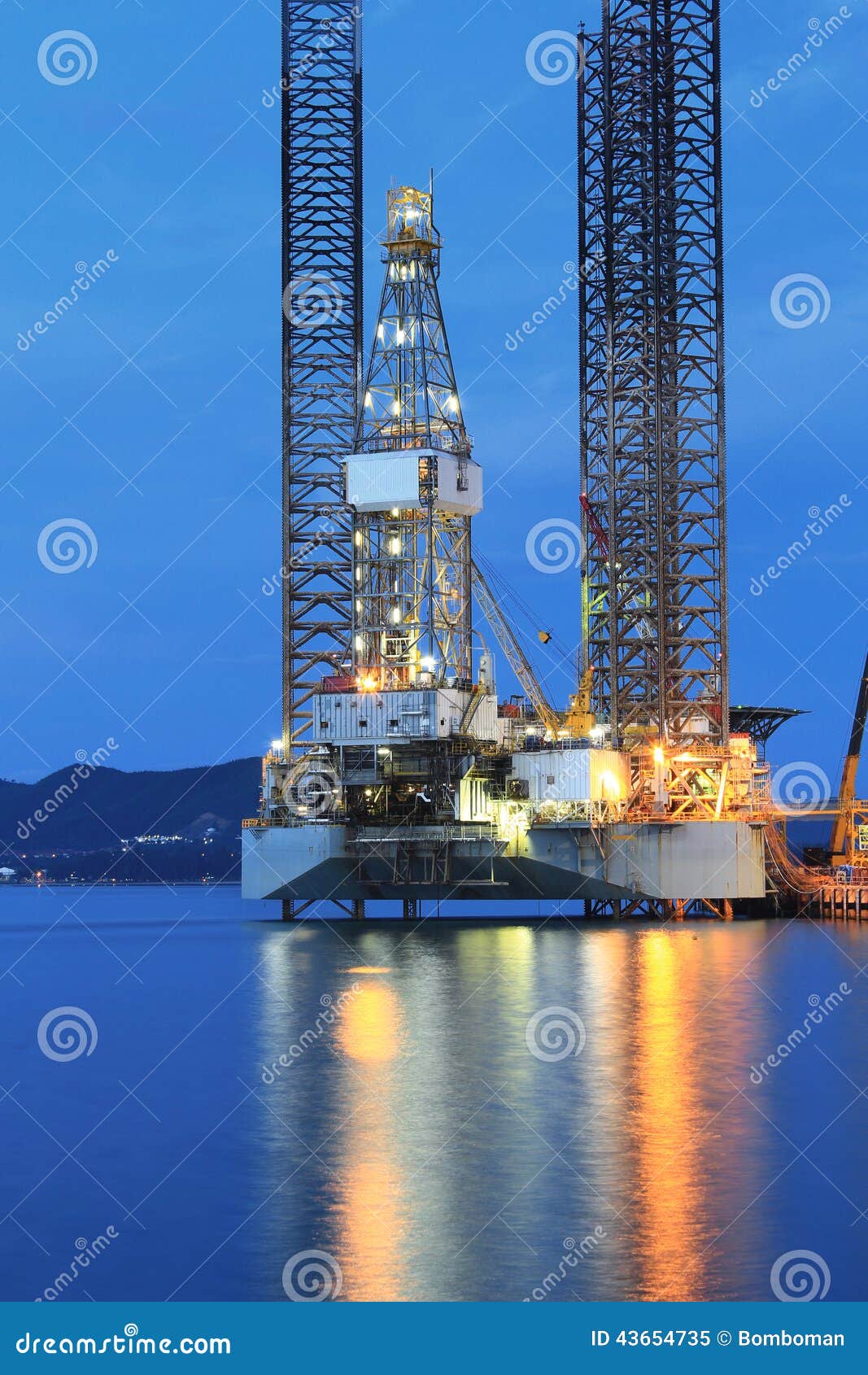 Jack Up Oil Drilling Rig in the Shipyard Stock Image - Image of jack ...