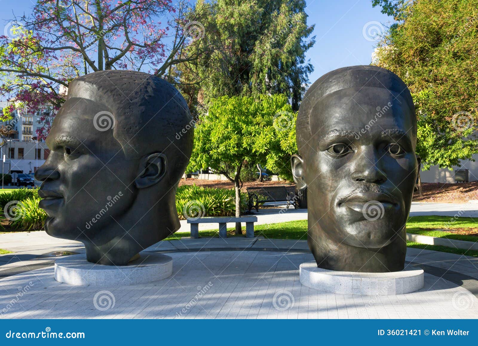 Jackie Und Mack Robinson Statue Redaktionelles Foto - Bild von ...