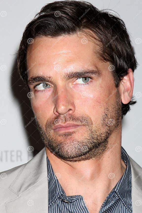 Jackson Hurst editorial photo. Image of diva, finale - 37370911