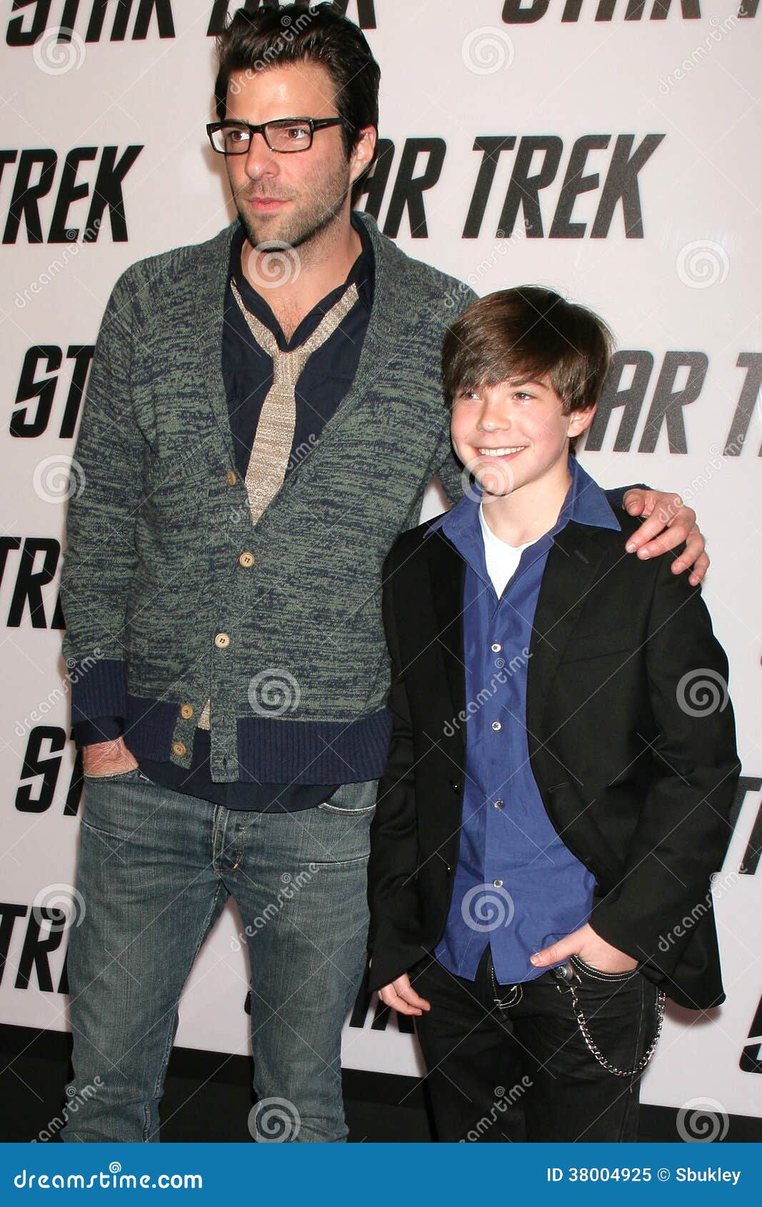 Jacob Kogan, Zachary Quinto Imagem Editorial - Imagem de libere, macaco ...