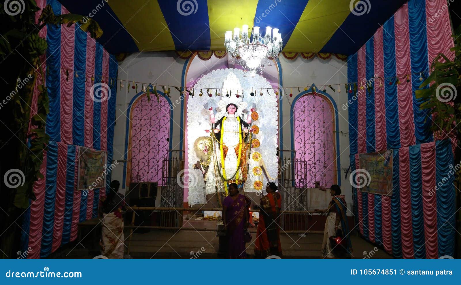 Jagadhatri Puja pandel editorial photo. Image of famous - 105674851