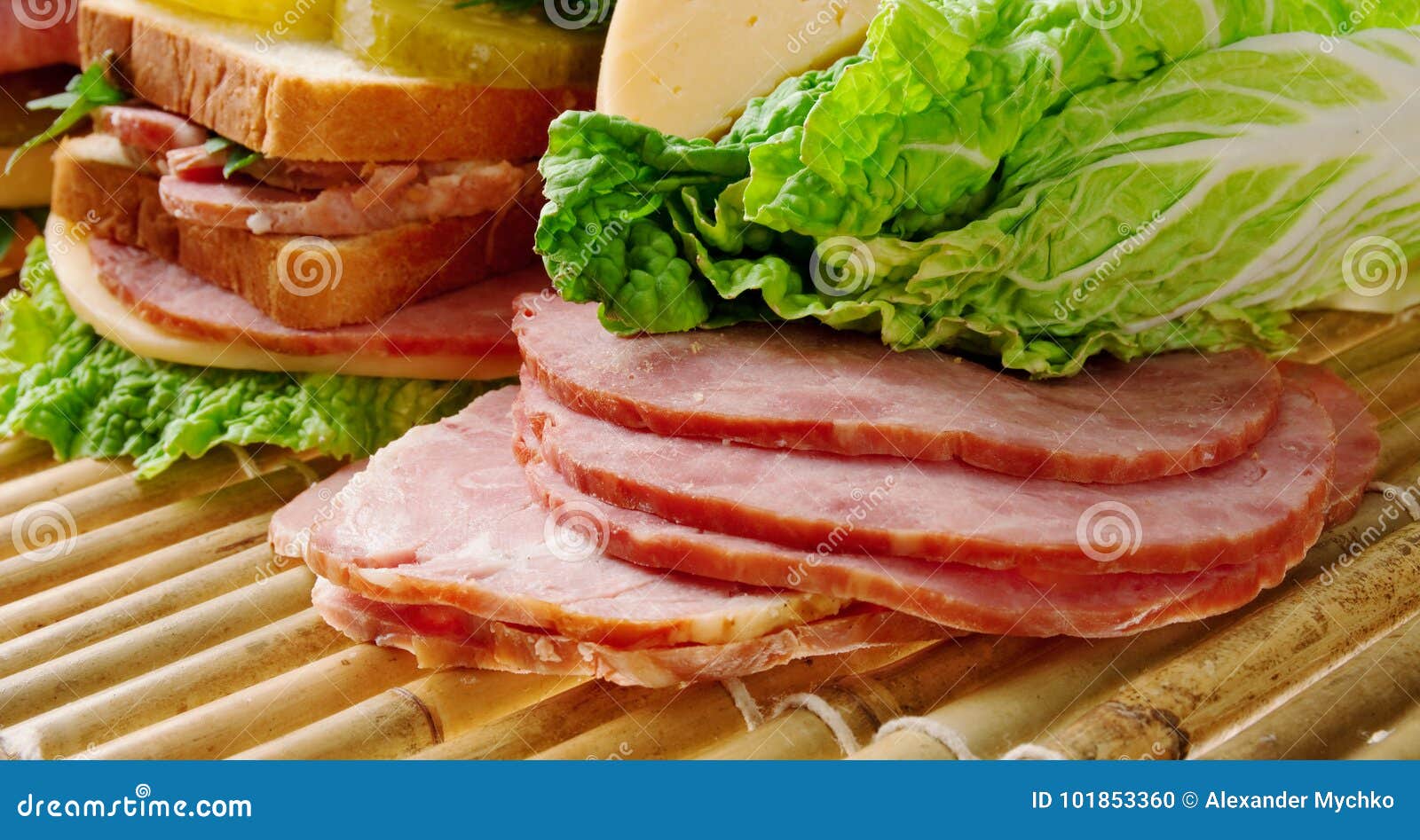 Jagdwurst photo stock. Image du salade, coupure, dîner - 101853360