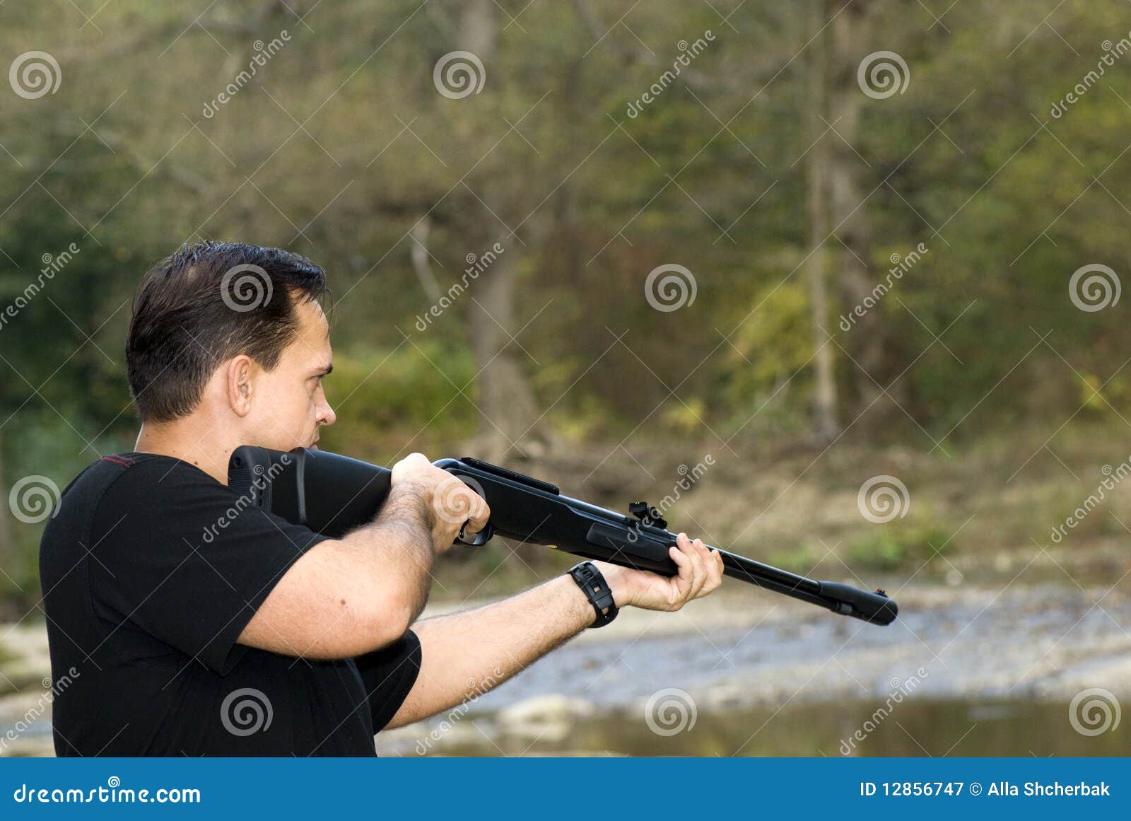 Jager met geweer. stock afbeelding. Image of dier, munitie - 12856747