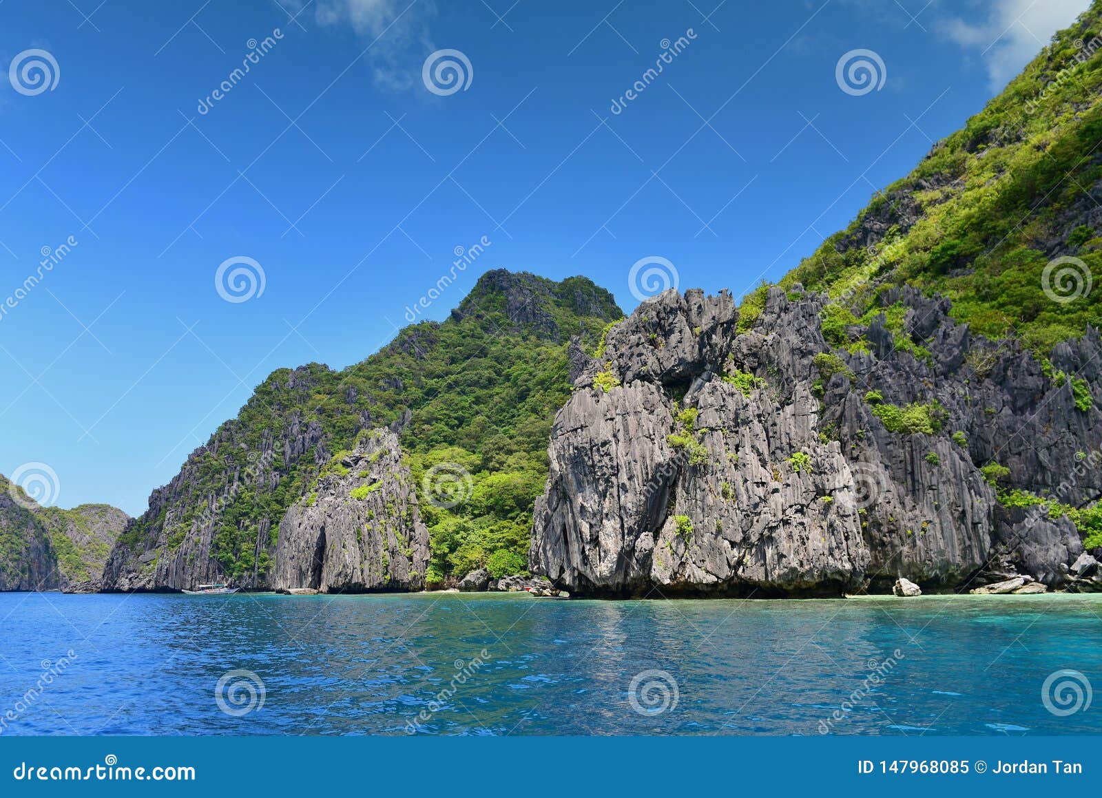 Jagged Limestone Cliffs of Matinloc Island at Palawan in Philippines ...