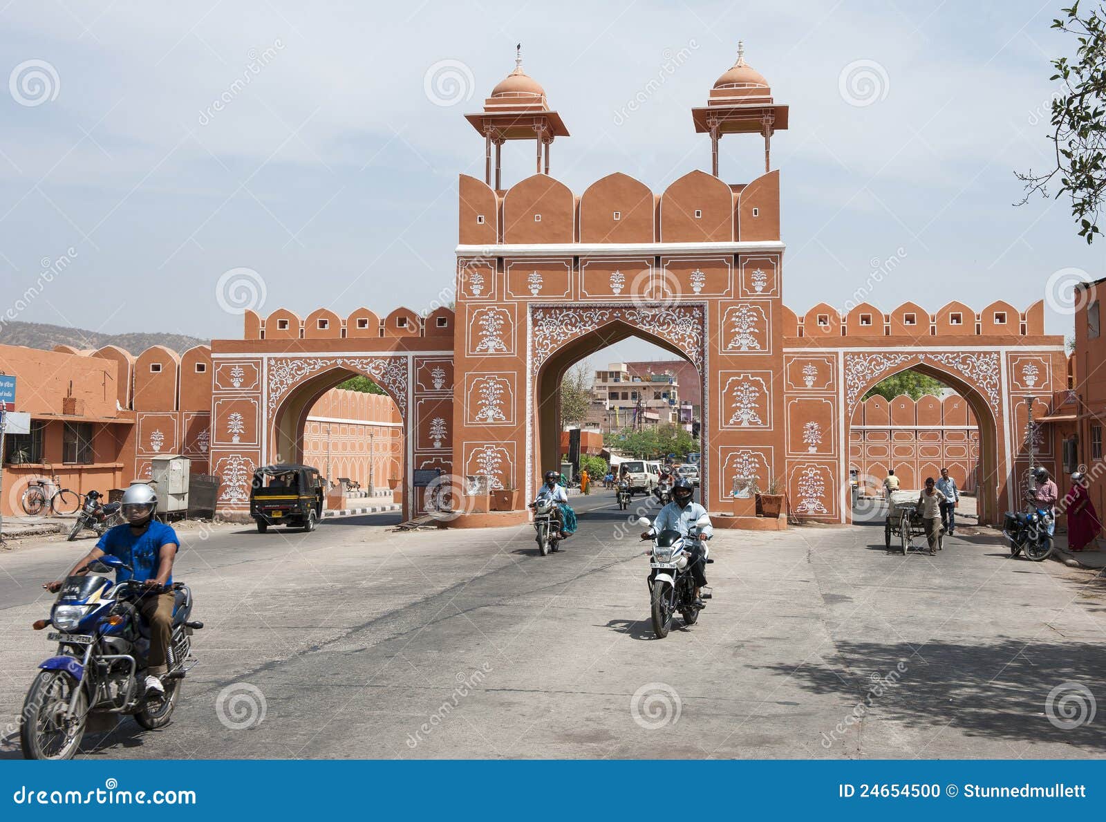 Jaipur City Wall, the Pink City Editorial Image - Image of city, pink ...