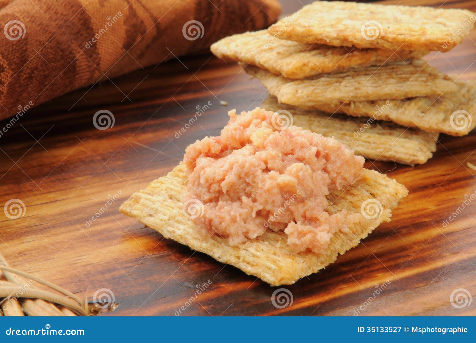 Jambon De Deviled Sur Des Biscuits Image stock - Image du viande ...