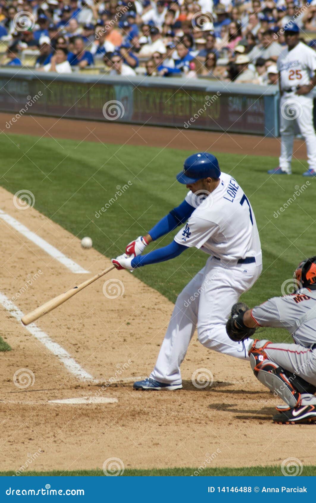 James Loney editorial stock photo. Image of crowd, grass - 14146488