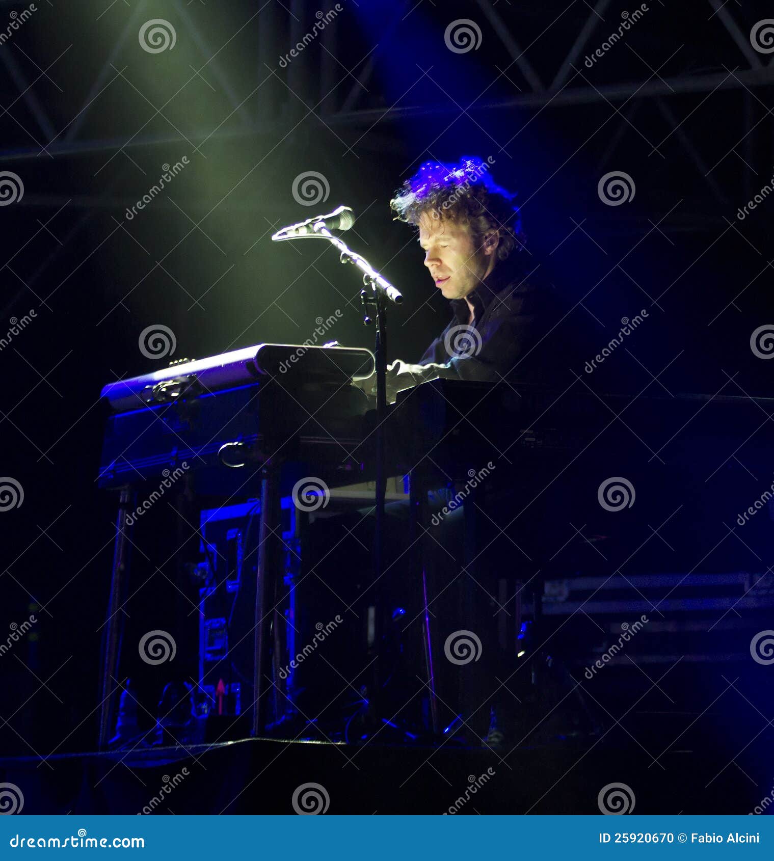 James Morrison editorial image. Image of james, musician - 25920670