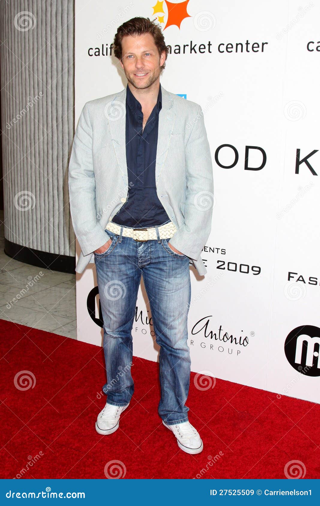 Jamie Bamber editorial stock image. Image of market, house - 27525509