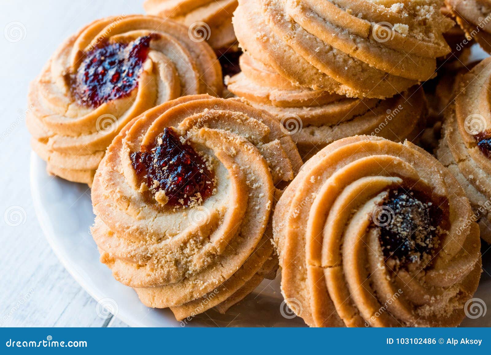 Jammie Dodgers Biscuits / Cookies Filled with Jam. Stock Photo - Image ...