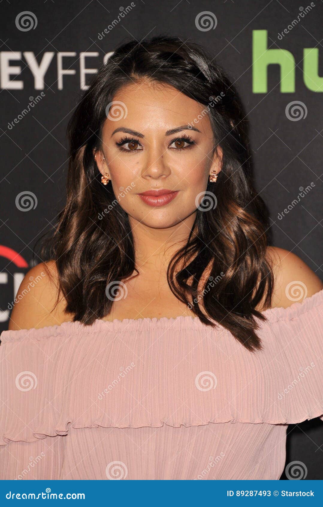 Janel Parrish foto de archivo editorial. Imagen de alfombra - 89287493