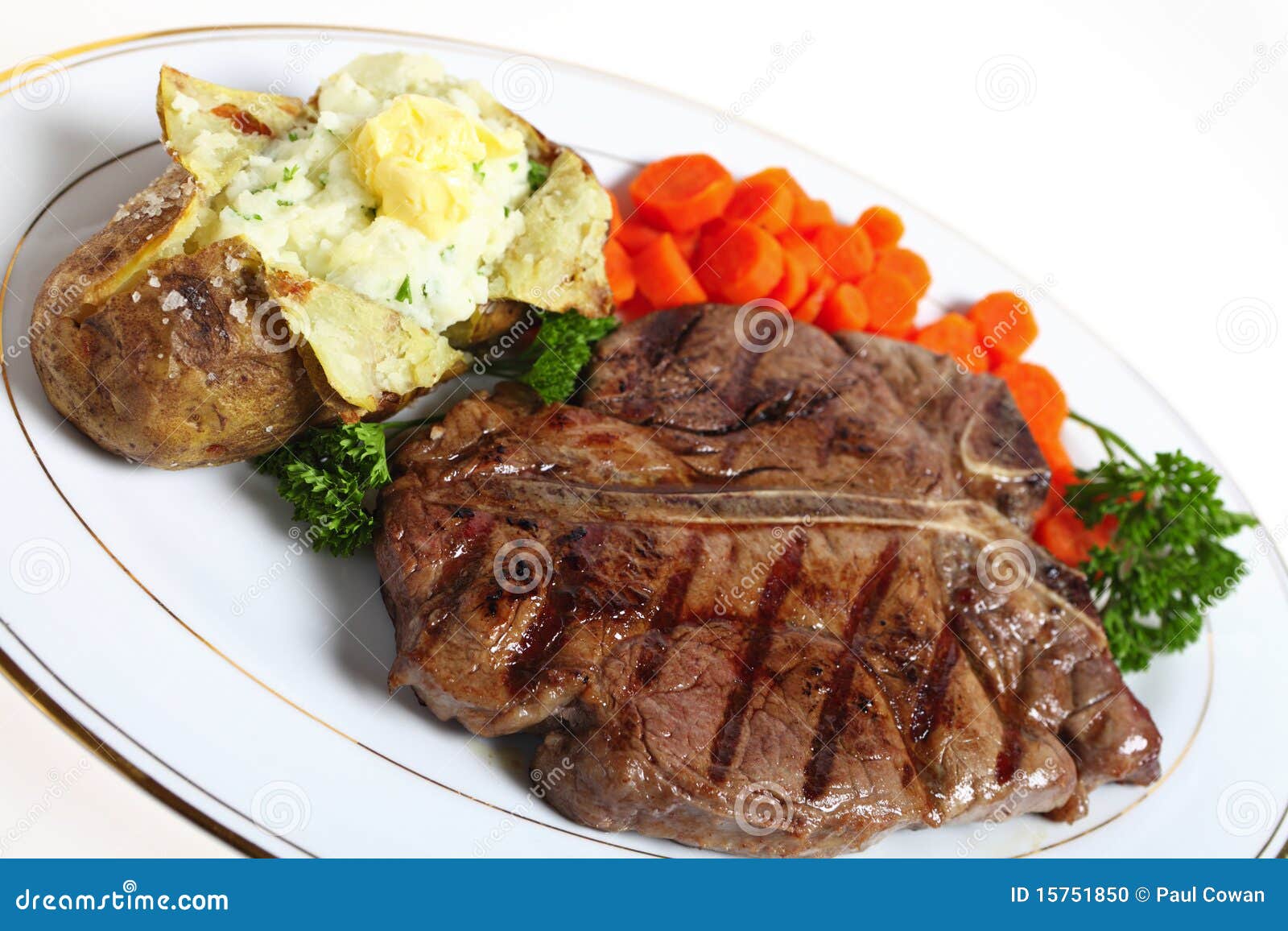 Jantar do bife de T-bone foto de stock. Imagem de angular - 15751850