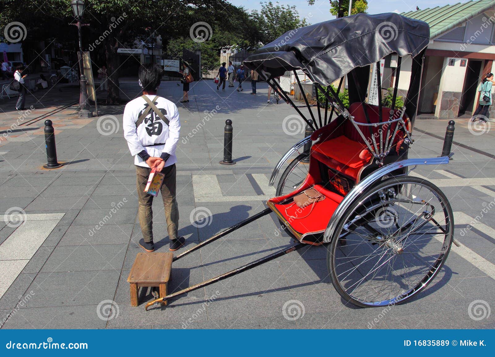 Japan riksza obraz stock editorial. Obraz złożonej z stal - 16835889