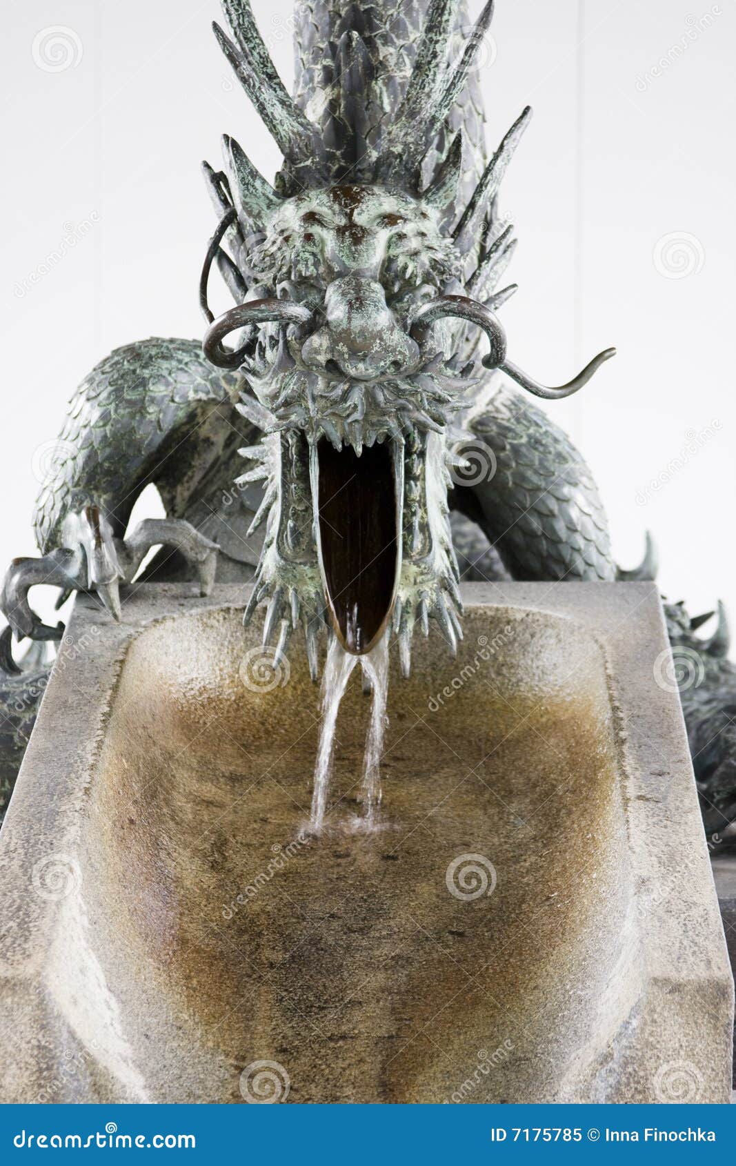 Japanese dragon fountain stock image. Image of water, religion - 7175785