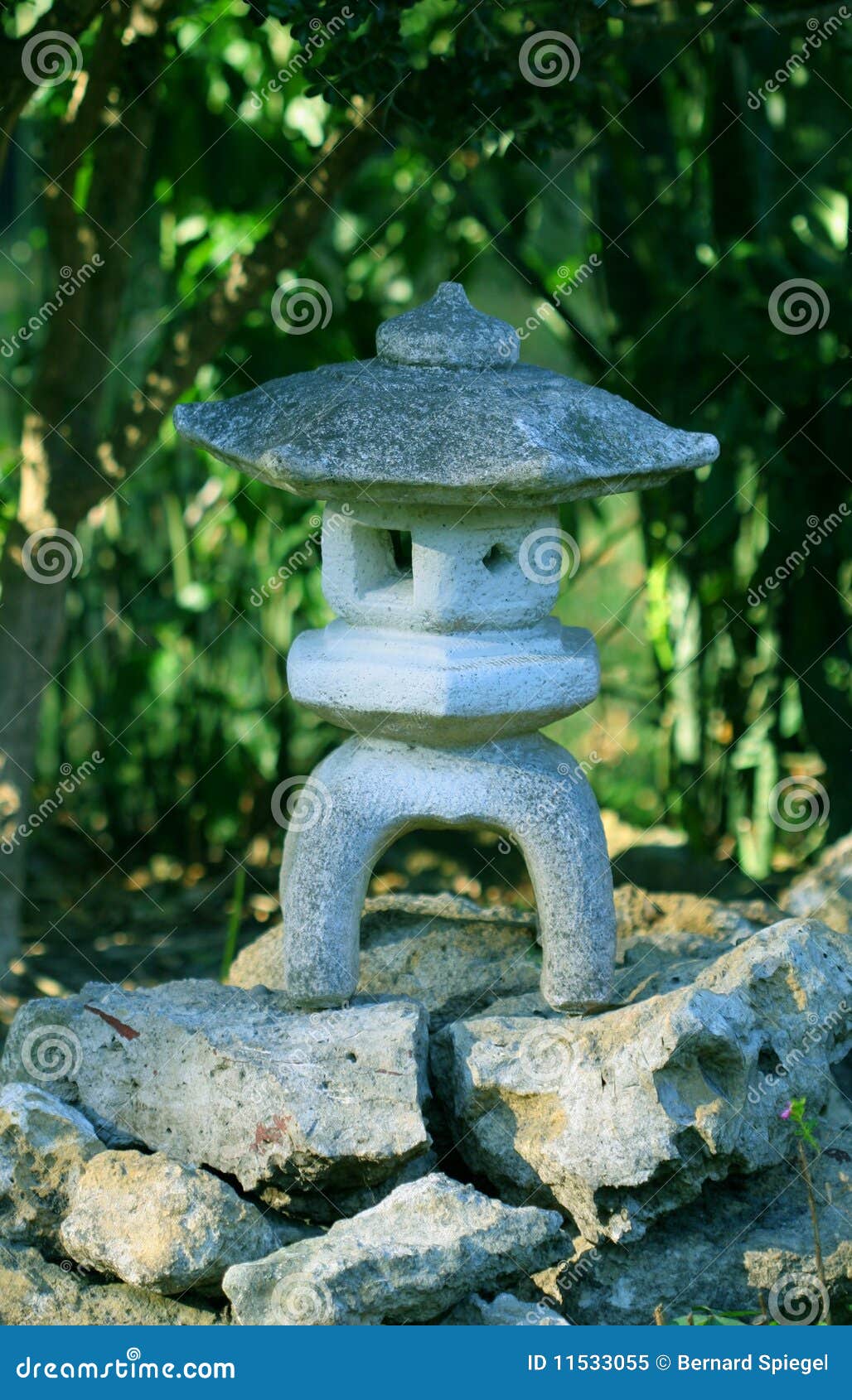 Japanese stone lantern stock image. Image of decor, decoration - 11533055