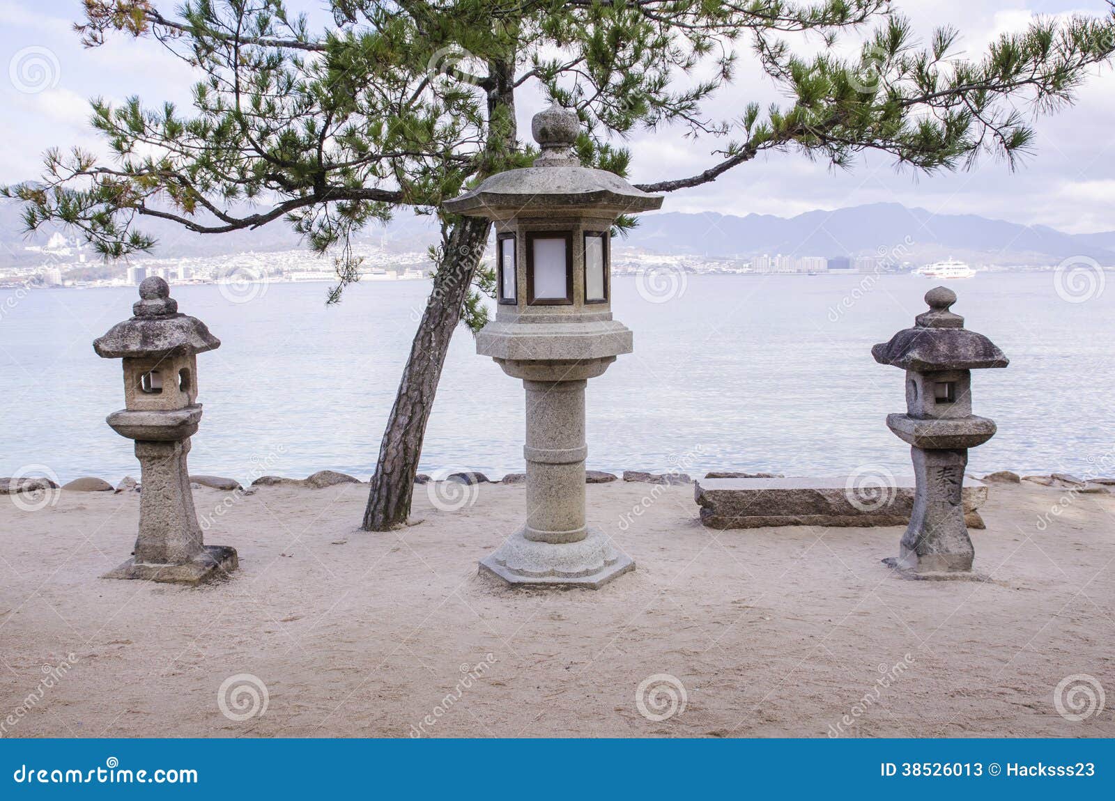 Japanese stone lanterns stock image. Image of asian, asia - 38526013