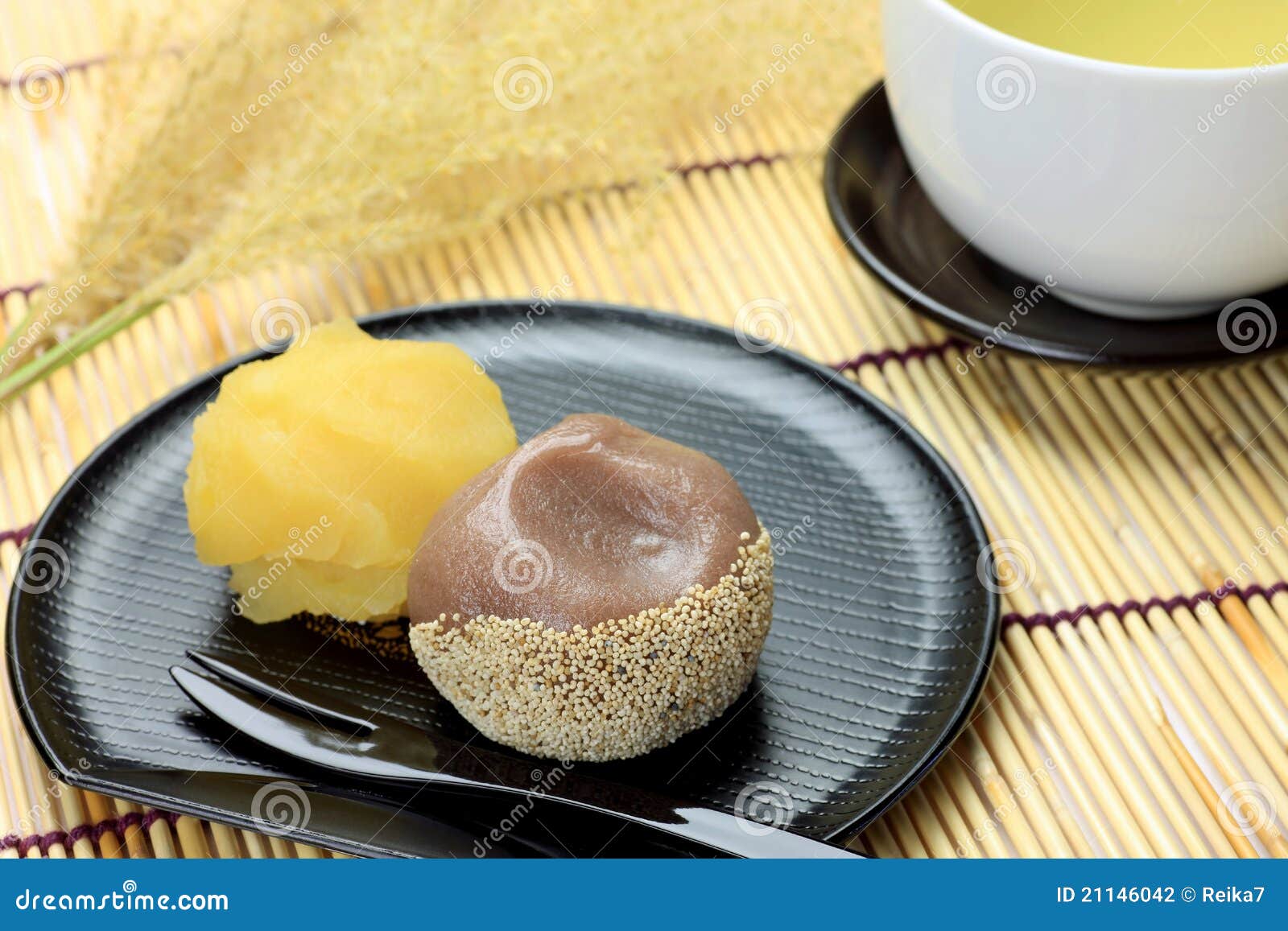 Japanese Sweet and Green Tea Stock Photo - Image of wagashi, cake: 21146042
