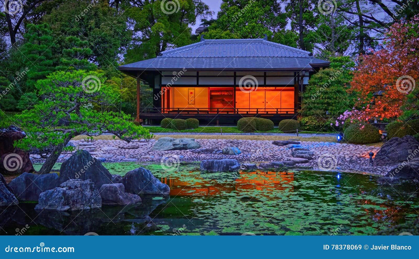 Japanese temple 库存图片. 图片 包括有 庭院, 文化, 宗教信仰, 晚上, 日本, 拱道 - 78378069