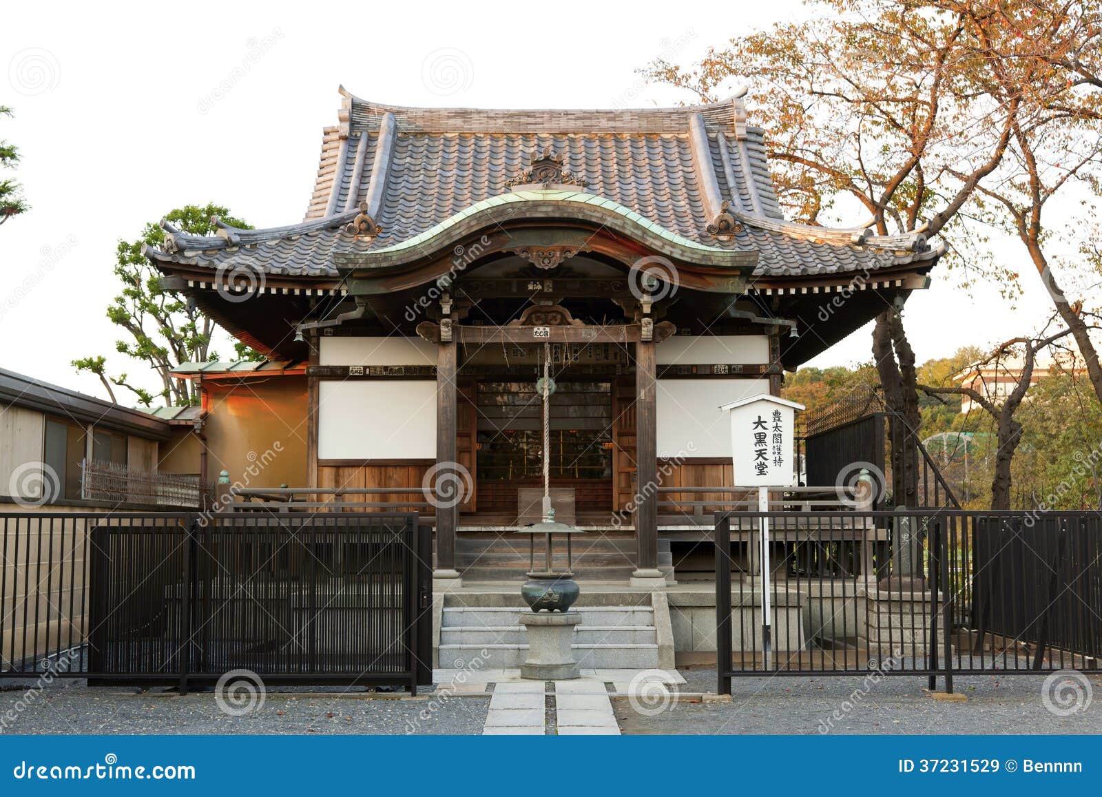 Japanese Traditional Shrine Stock Image - Image of grass, landscape ...