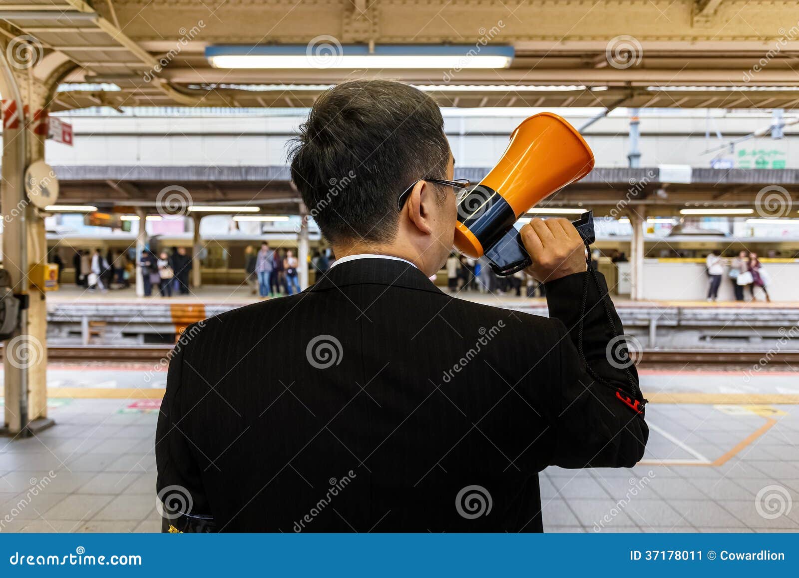 Japanese Train Conductor editorial photo. Image of sign - 37178011