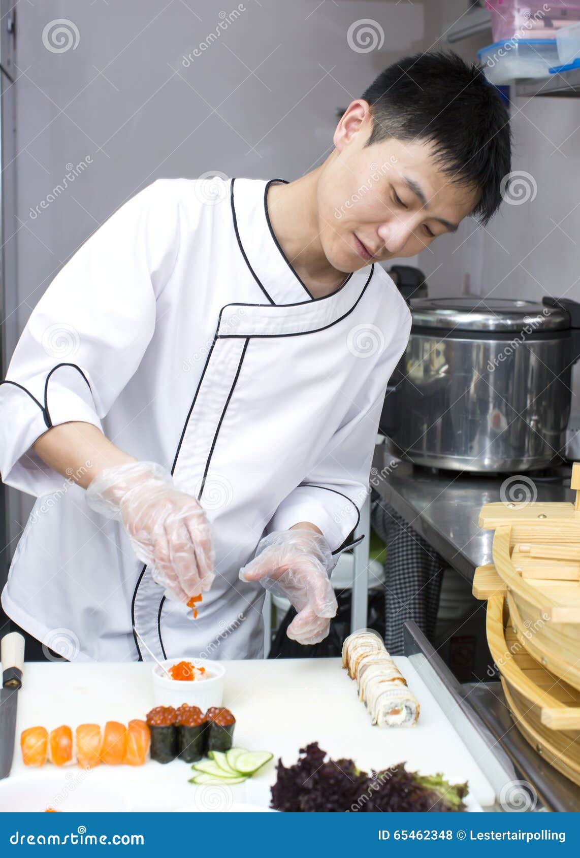 Japanse chef-kok stock foto. Image of persoon, versieren - 65462348