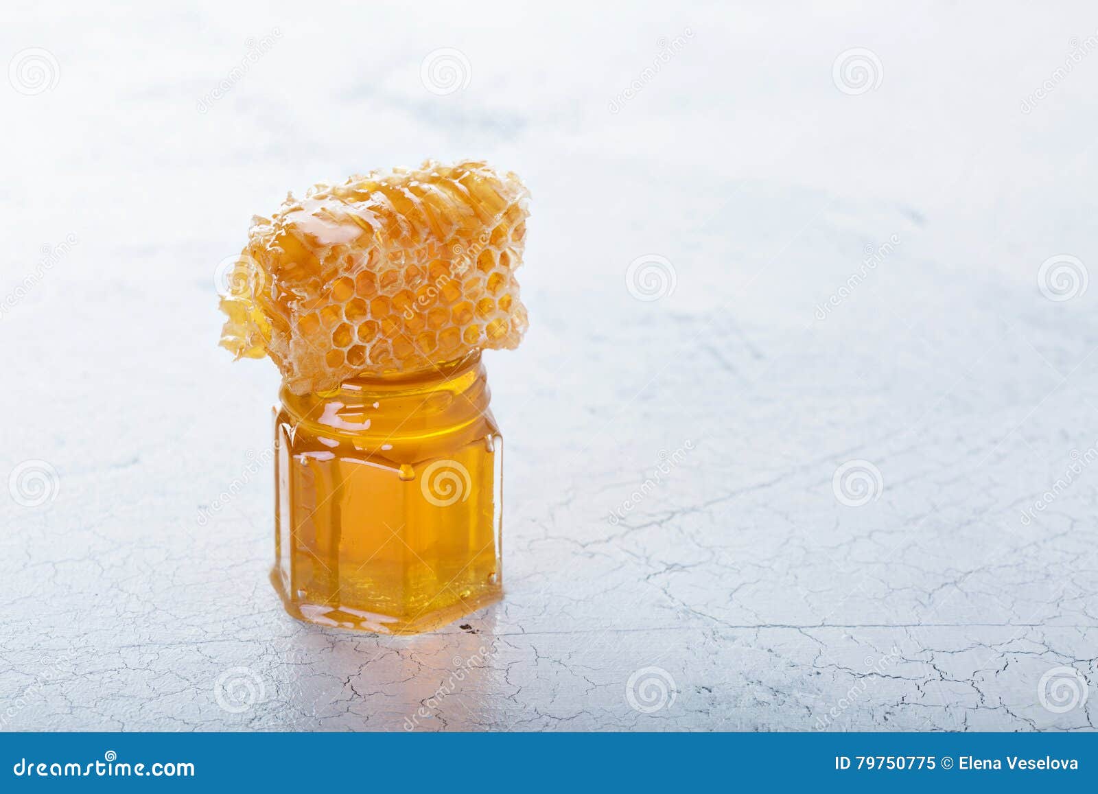 Jar of honey and honeycomb stock image. Image of rustic - 79750775