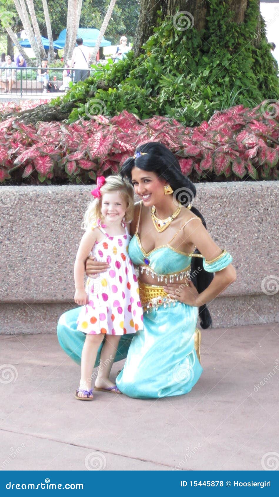 Jasmine Poses with Little Girl at Epcot Editorial Stock Photo - Image ...