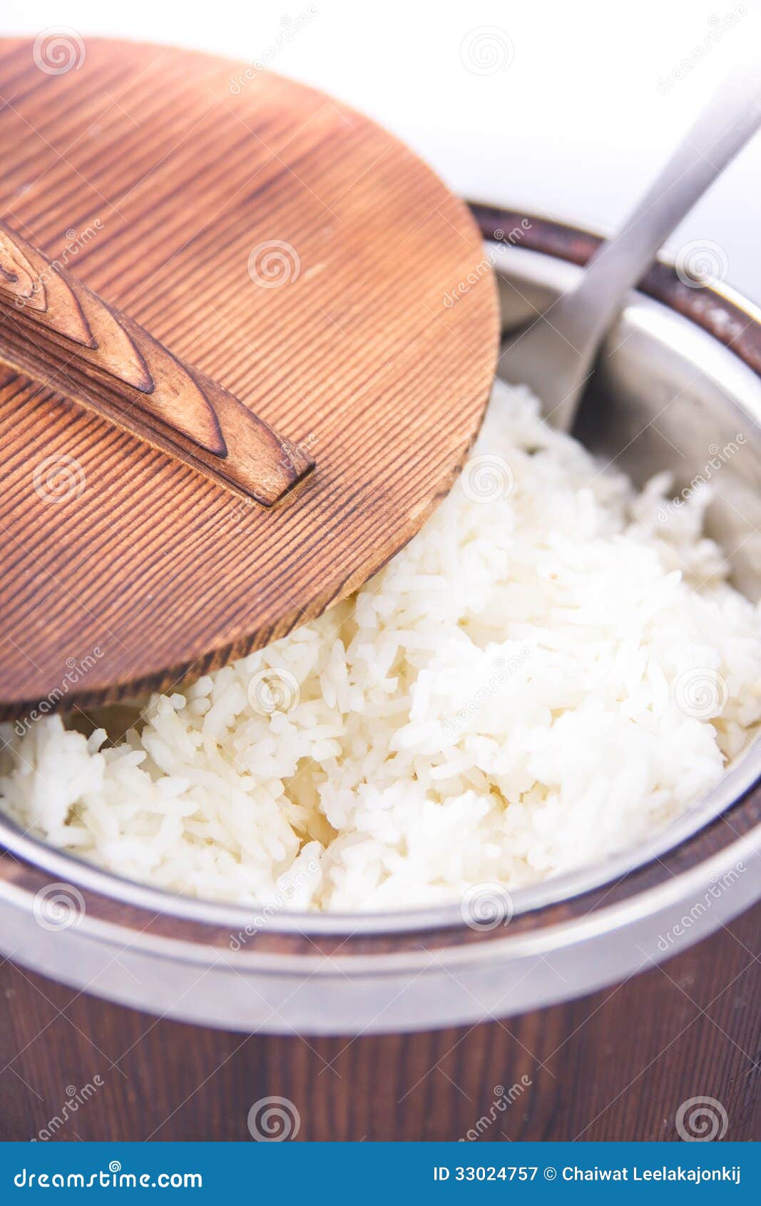 Jasmine rice in wood bowl stock image. Image of black - 33024757
