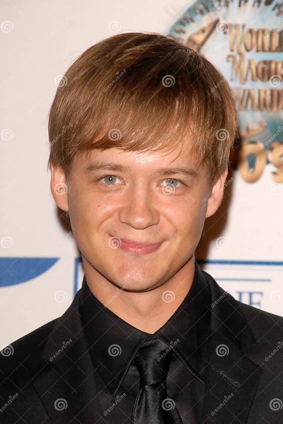 Jason Earles editorial stock image. Image of children - 24570184