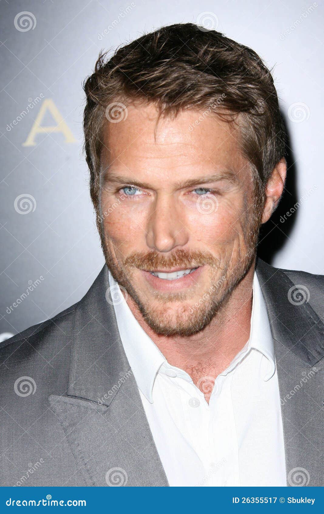 Jason Lewis editorial photography. Image of children - 26355517