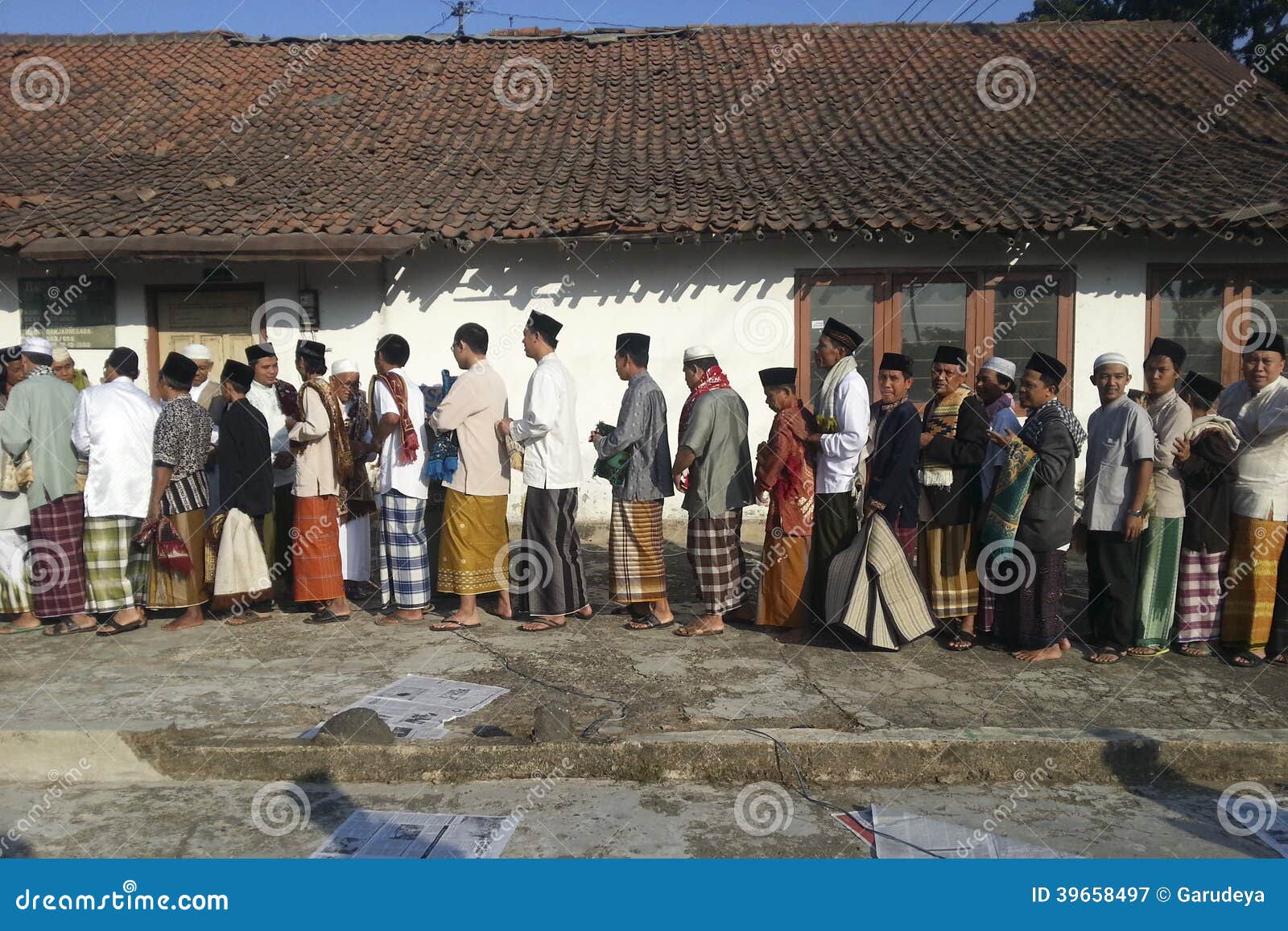 JAVANESE ÉTNICO DE INDONESIA Fotografía editorial - Imagen de lenguaje ...