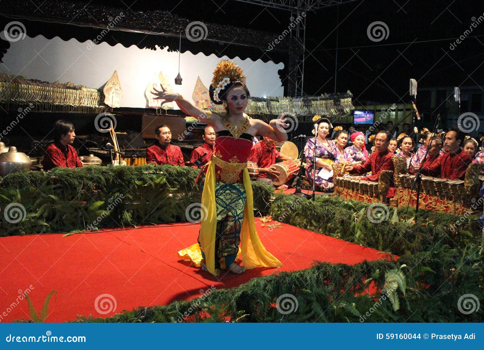 Javanese Gambyong Dance editorial stock image. Image of java - 59160044
