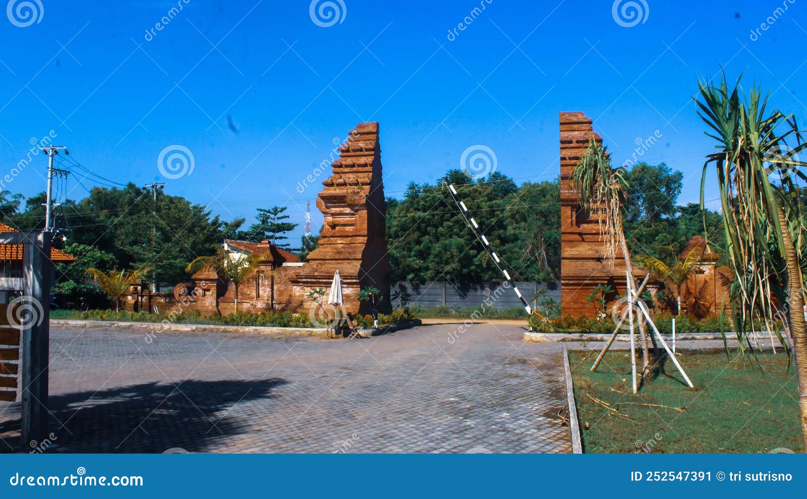 Javanese gate tample stock image. Image of building - 252547391