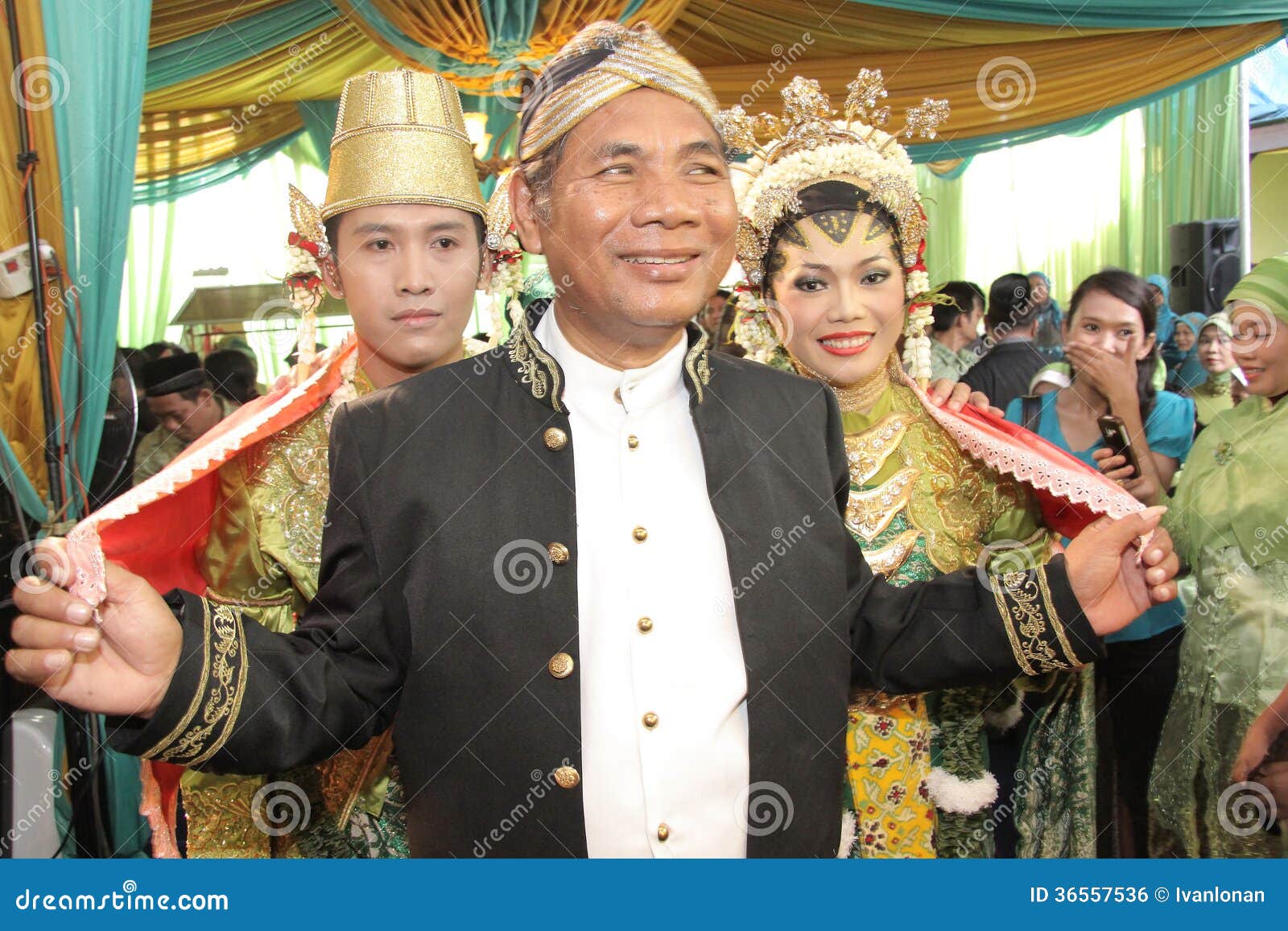 Javanese Traditioneel Huwelijk Redactionele Foto - Image of javanees ...