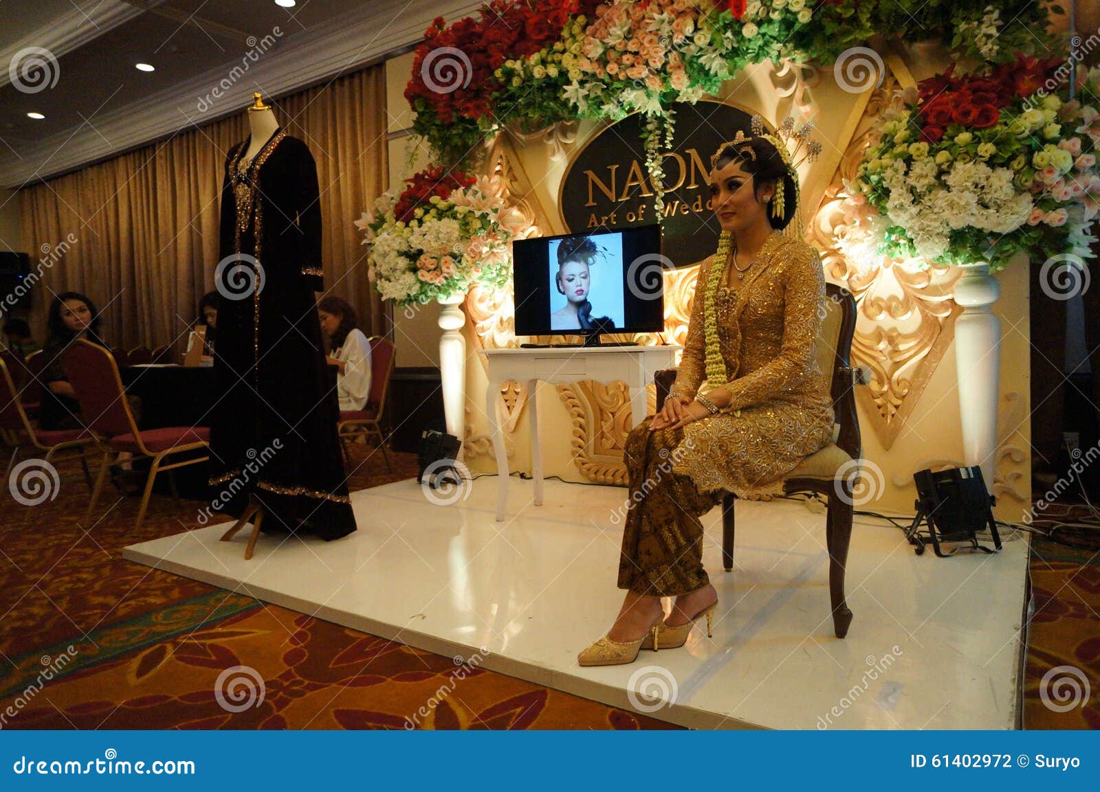 Javanese wedding dress editorial photography. Image of city - 61402972