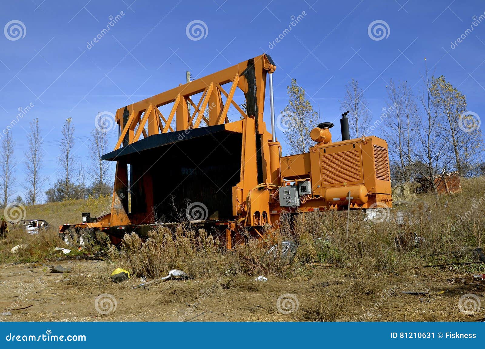 Jaws of a Car Crushing Compacter Stock Image - Image of rust, dump ...