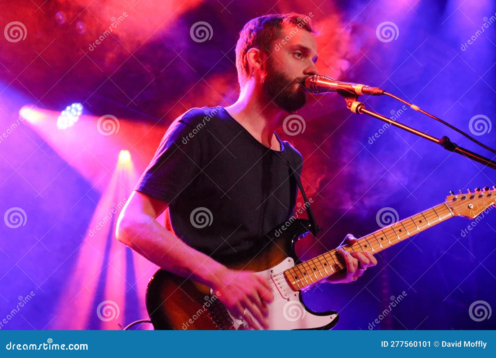 Jaymes Young in Concert at Brooklyn Steel in Brooklyn Editorial Photo - Image of infinity, live ...
