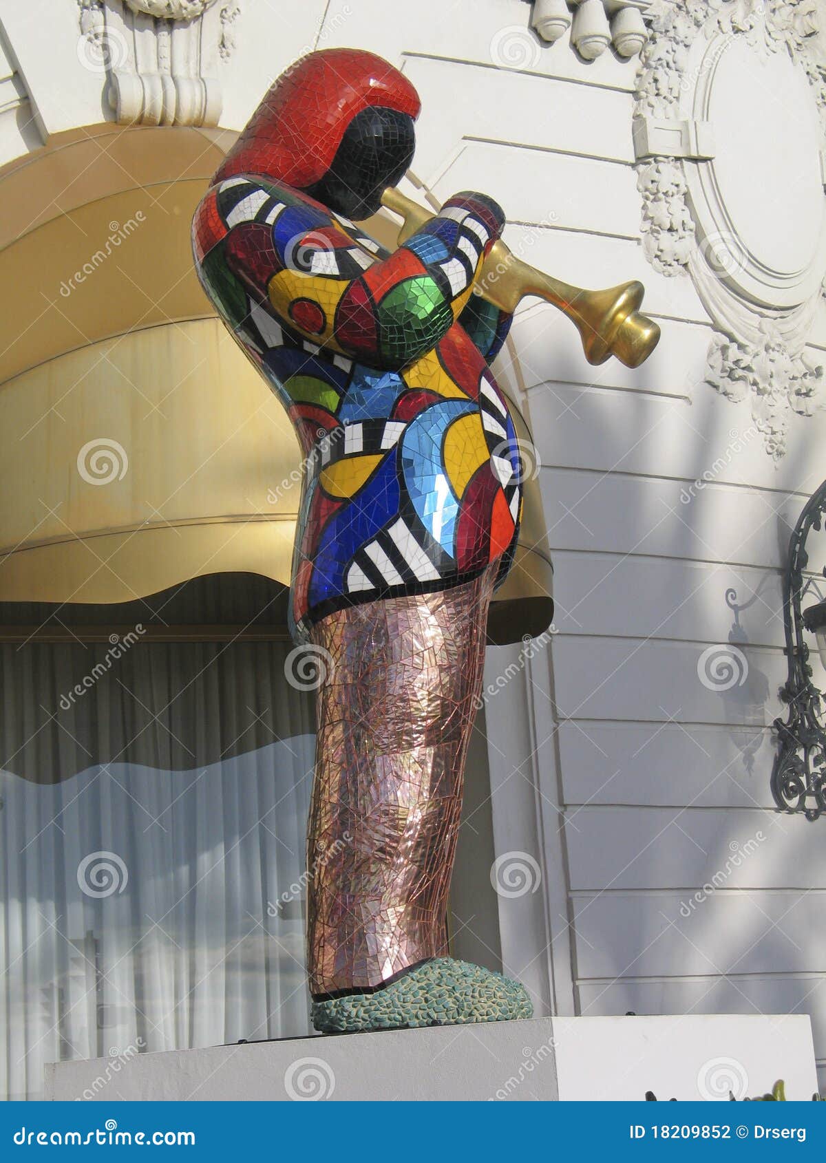 Jazz Trumpeter Miles Davis Mosaic Statue Editorial Photography - Image ...