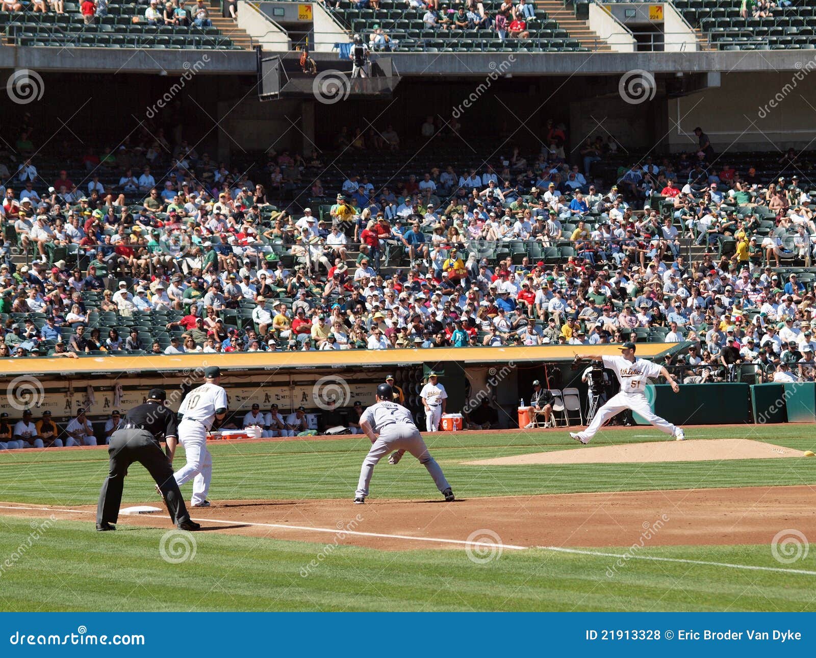 JD Drew Takes Lead, Pitcher Steps Foward To Throws Editorial Stock ...