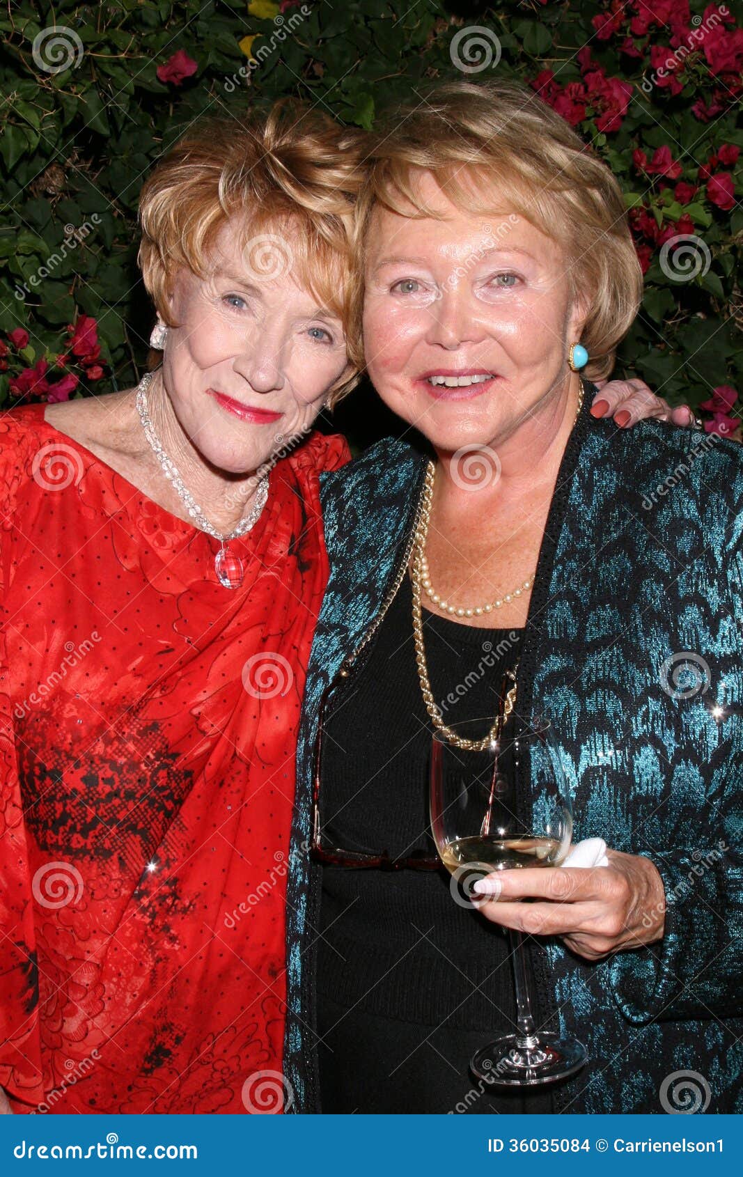 Jeanne Cooper, Lee Bell imagen de archivo editorial. Imagen de ella ...
