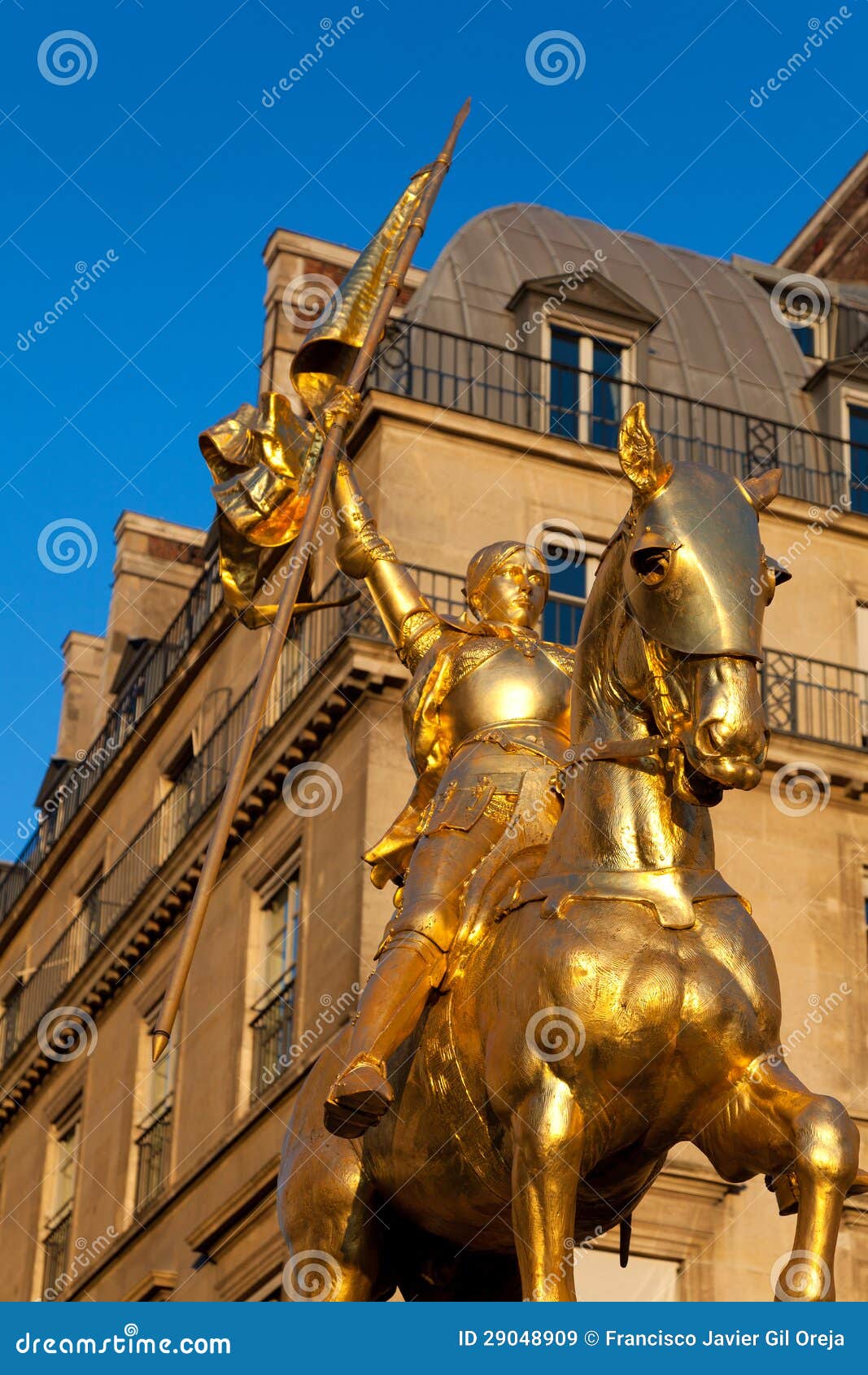 Jeanne d'Arc Statue, Paris stockbild. Bild von touristisch - 29048909