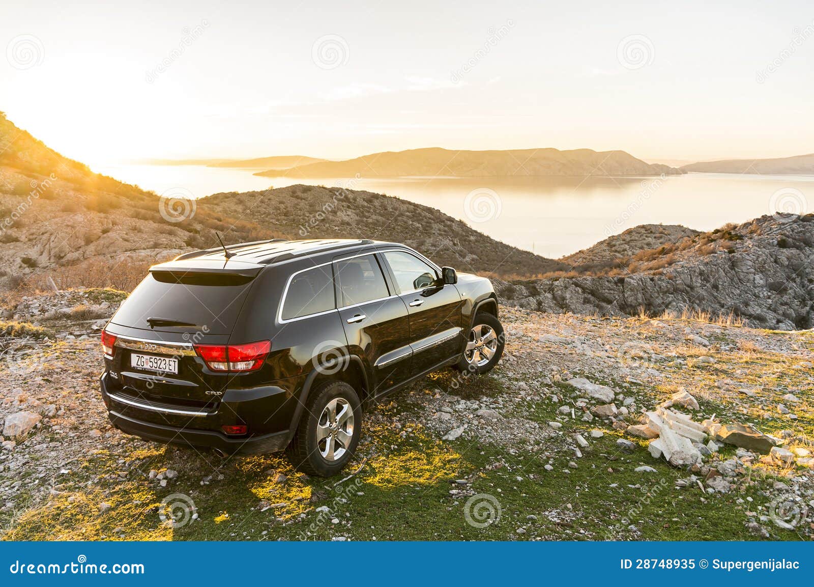 Jeep Grand Cherokee rear editorial image. Image of american - 28748935