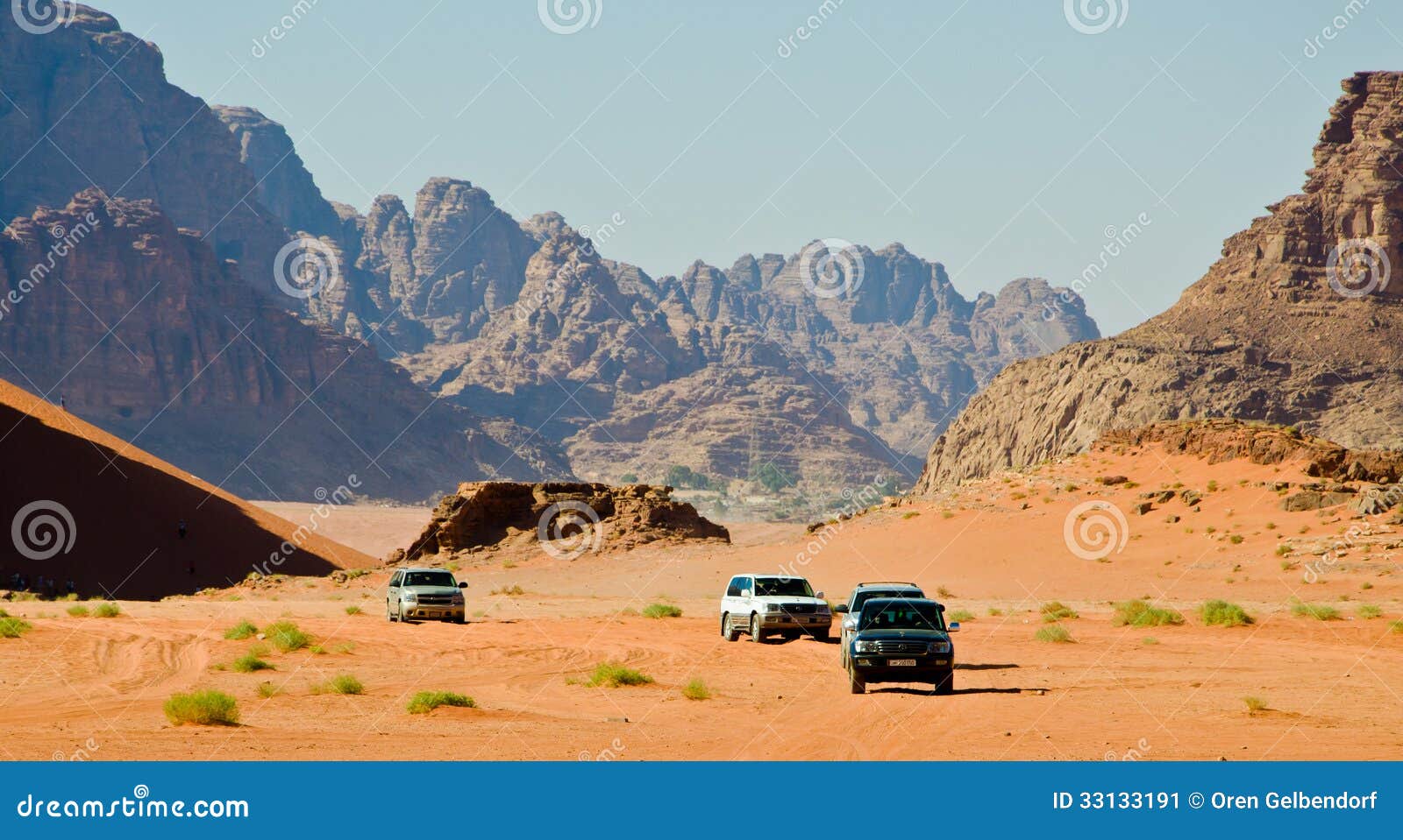 Jeeps in the desert editorial photo. Image of jeep, backroad - 33133191