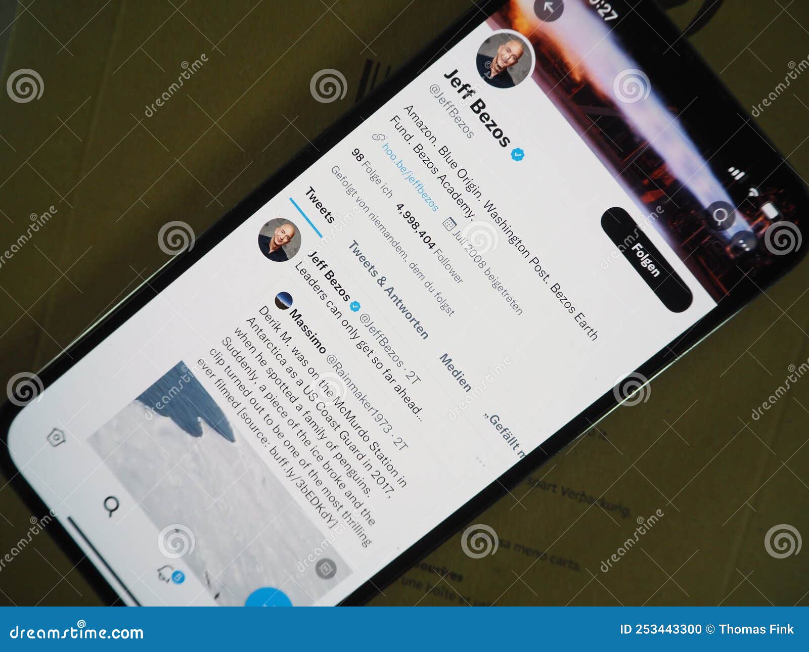 Jeff Bezos Twitter Account with Amazon Package Editorial Image - Image ...