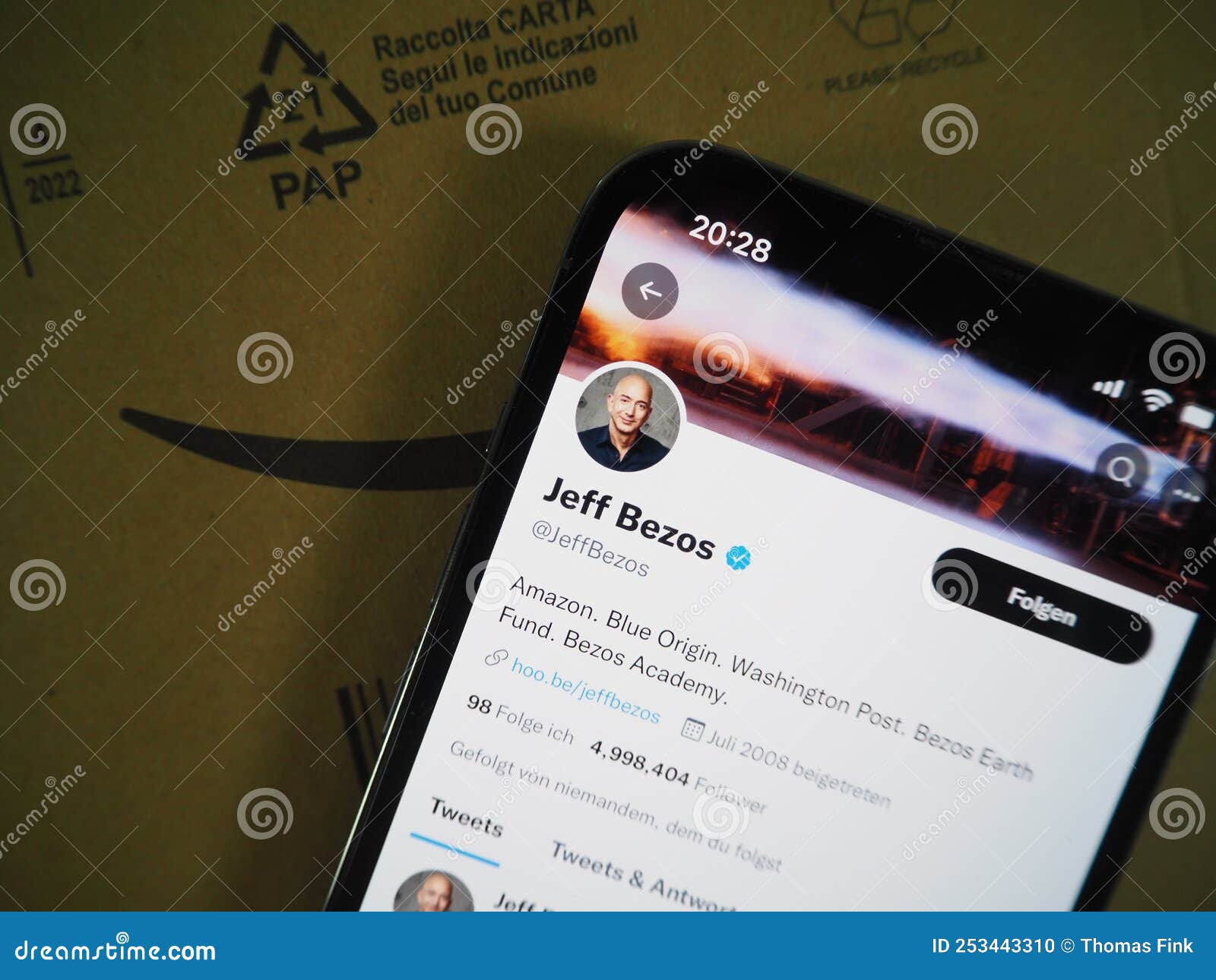 Jeff Bezos Twitter Account with Amazon Package Editorial Image - Image ...